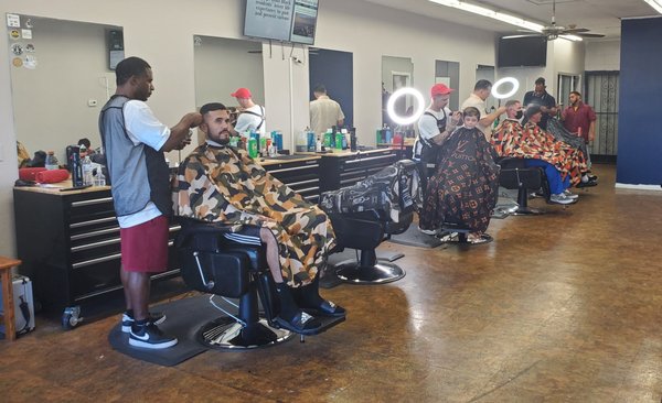 STARTING LINEUP BARBERSHOP - Updated July 2025 - 11 Photos - 2515 N ...