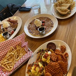 BACON SOCIAL HOUSE - SOUTH BROADWAY - Updated October 2025 - 215 Photos ...