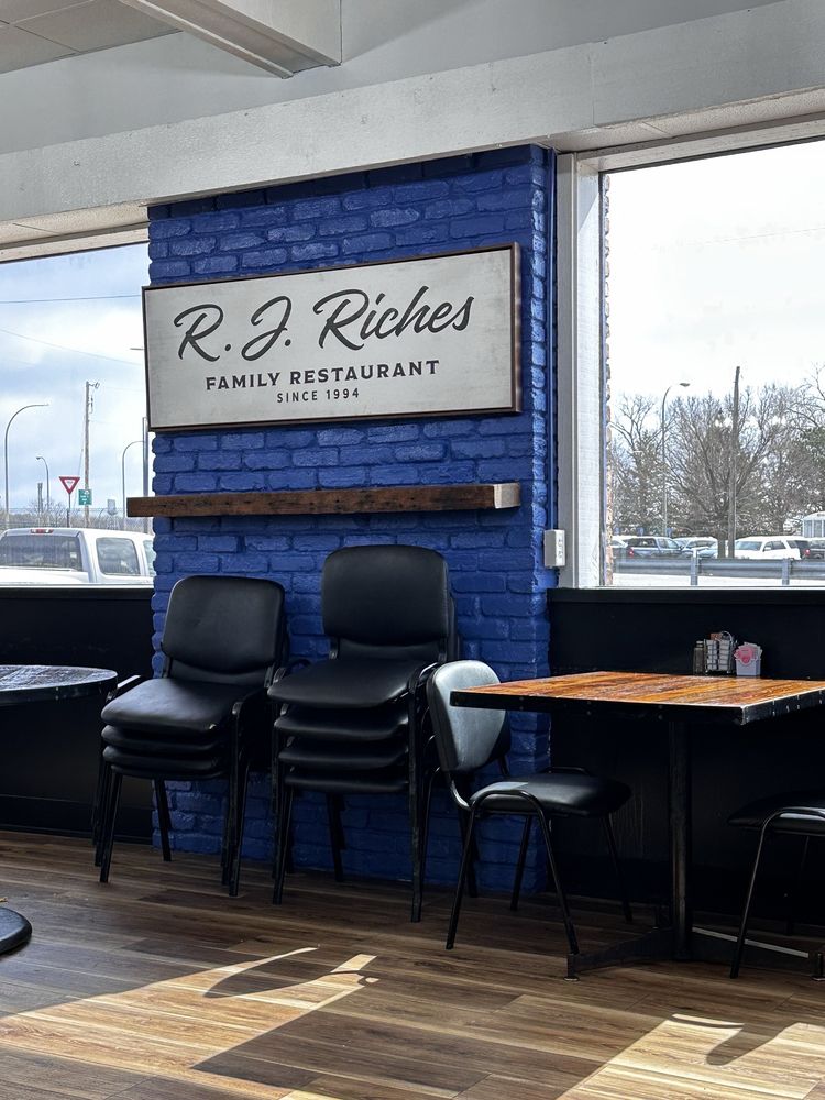 R J RICHES FAMILY RESTAURANT - Updated September 2025 - 159 Photos ...