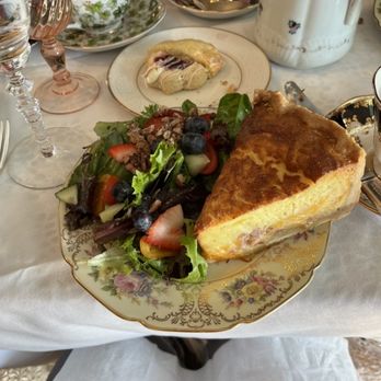 THE PINK HOUSE TEA ROOM AND BNB - Updated June 2024 - 85 Photos & 32 ...