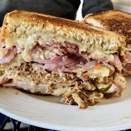 TOAST NEW AMERICAN GASTROPUB - WINTERFIELD PLACE - Updated June 2024 ...