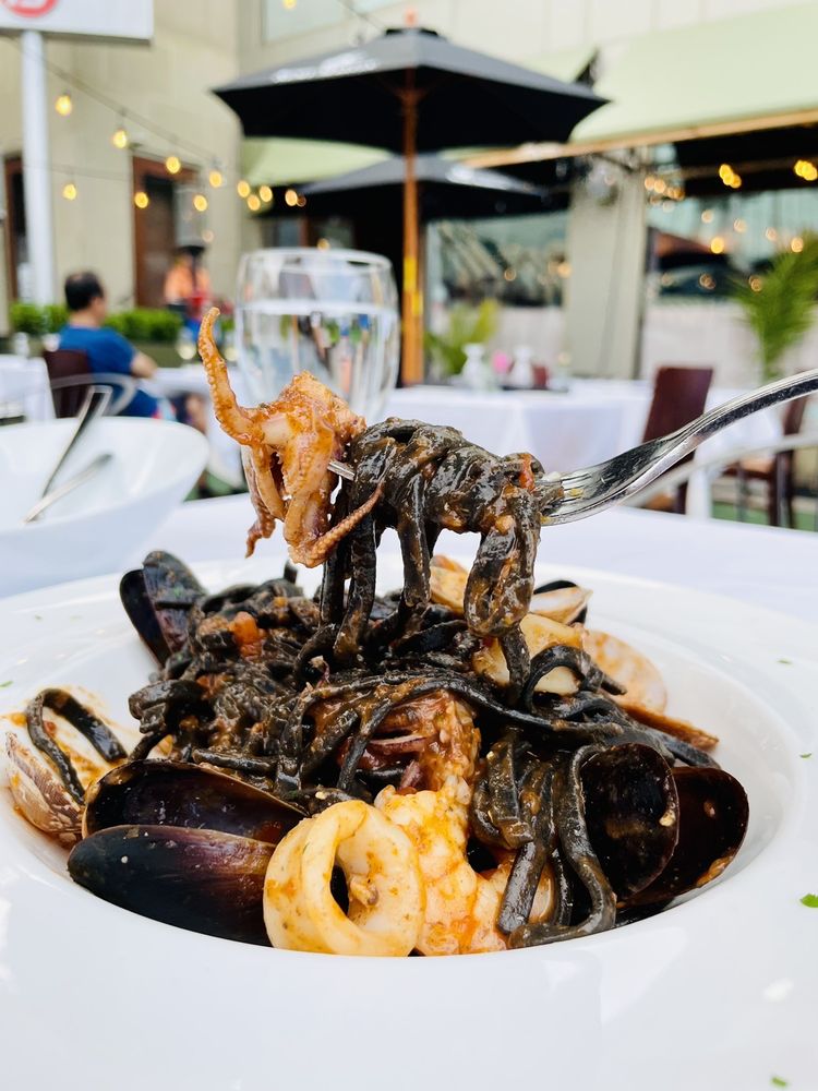 LA COLLINA - Updated January 2025 - 211 Photos & 124 Reviews - 6830 N ...