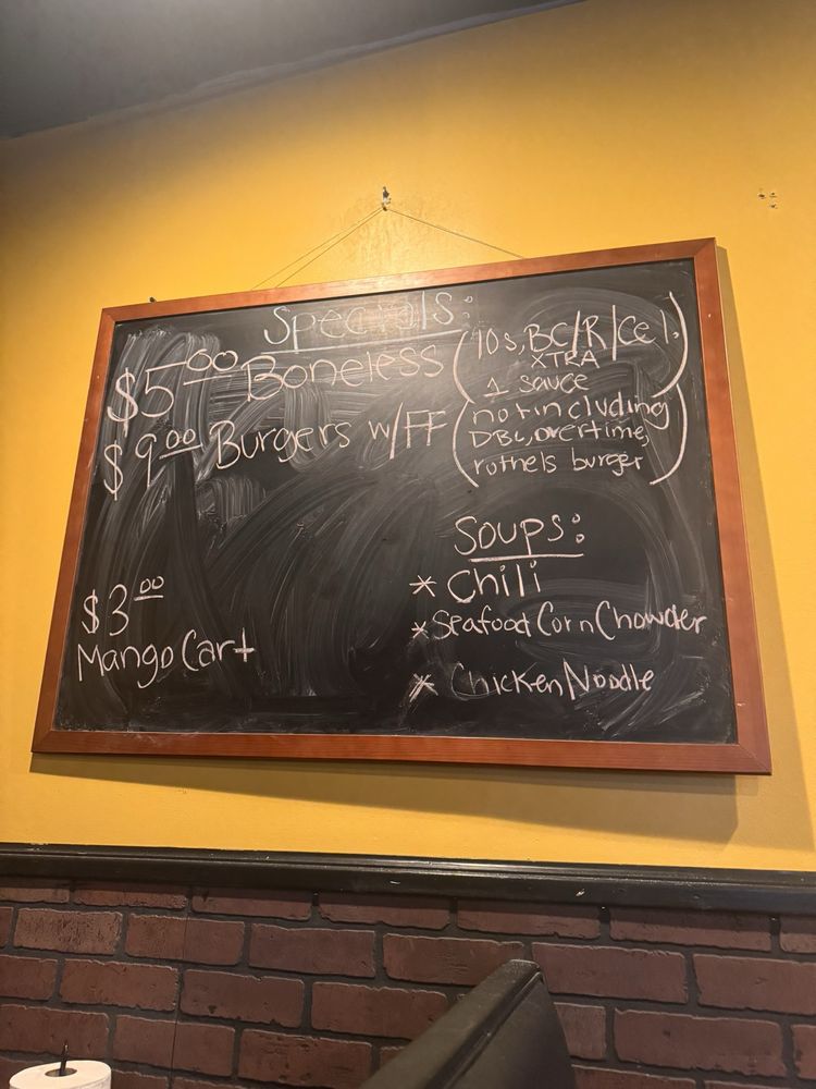 UNDERDOG SPORTS BAR & GRILL - Updated September 2025 - 19 Photos & 20 ...