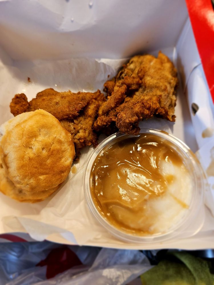 KFC - Updated August 2025 - 179 Photos & 111 Reviews - 1704 N King St ...