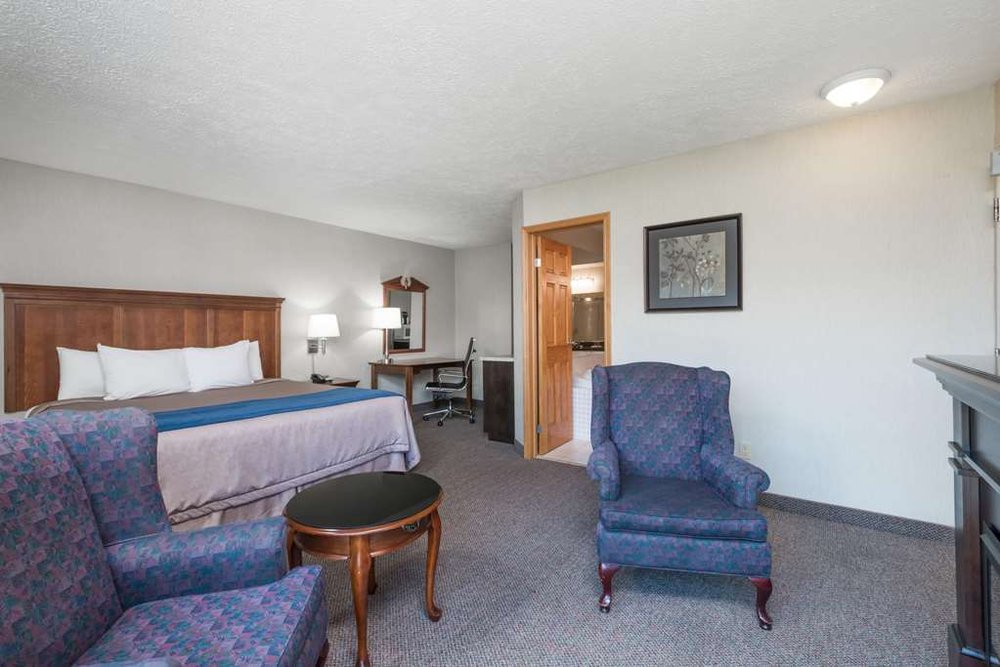 SUPER 8 BY WYNDHAM PORT ELGIN - Updated January 2025 - 24 Photos - Hwy ...