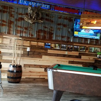 HUCK’S PUB AND GRILL - Updated January 2026 - 13 Photos - 11358 H-40 ...