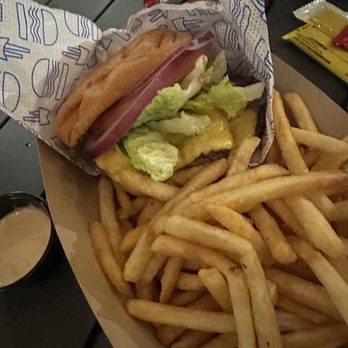 RIVERSIDE BURGER - Updated October 2025 - 16 Photos - 400 W River St ...