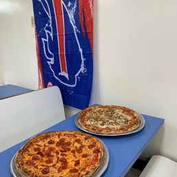 LOCK CITY PIZZA - Updated July 2025 - 22 Photos & 66 Reviews - 379 ...