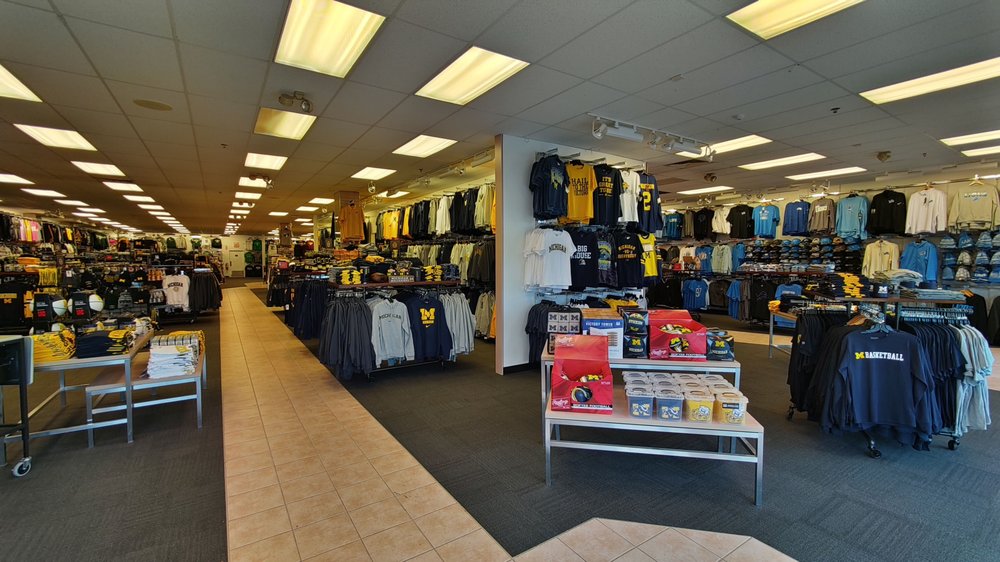 RALLY HOUSE ARBORLAND - Updated January 2025 - 36 Photos - 3625 ...