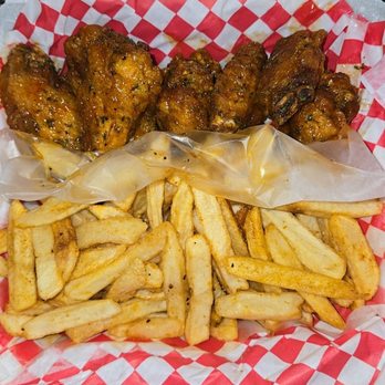 STRIKEOUT WINGZ - Updated January 2026 - 70 Photos & 55 Reviews - 60 ...