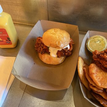 ROWDY ROOSTER - Updated June 2025 - 218 Photos & 89 Reviews - 140 W ...