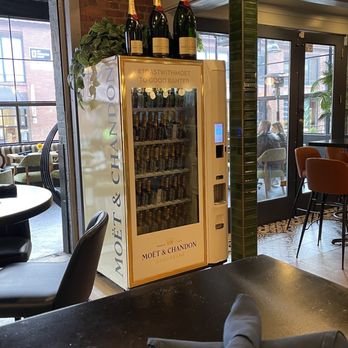 BANTER ROOM - Updated January 2026 - 218 Photos & 145 Reviews - 1039 ...