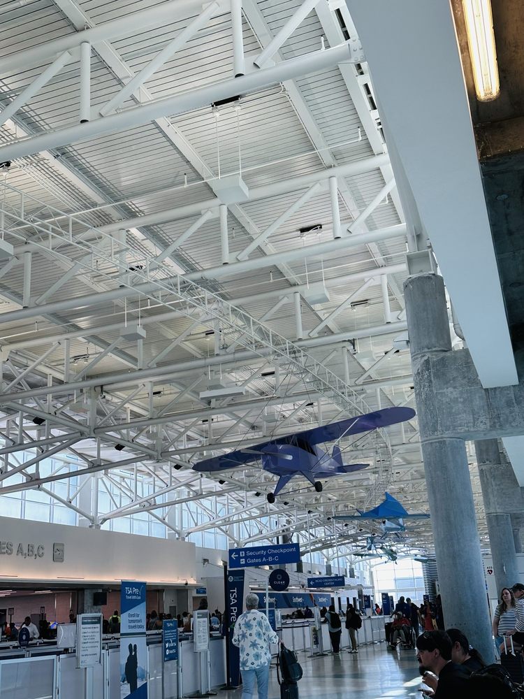 FORT LAUDERDALE-HOLLYWOOD INTERNATIONAL AIRPORT - Updated March 2025 ...