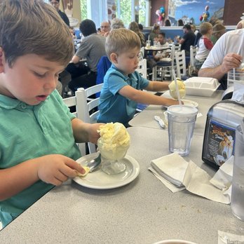 LEATHERBY’S FAMILY CREAMERY - Updated January 2025 - 1741 Photos & 906 ...