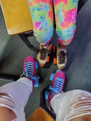 PARADISE SKATE ROLLER RINK - 69 Photos & 110 Reviews - Skating Rinks ...