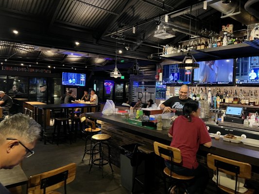 PITCH SPORTS BAR - Updated June 2025 - 986 Photos & 430 Reviews - 685 ...