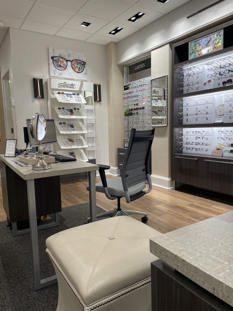 THOMAS EYE CENTER - Updated May 2024 - 19 Photos - 1077 Baxter St ...