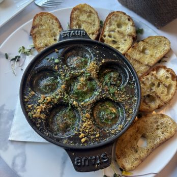 BIS ON MAIN - Updated August 2025 - 434 Photos & 577 Reviews - 10213 ...