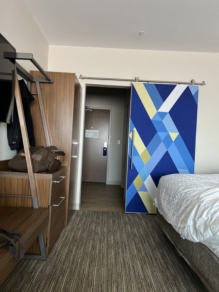 HOLIDAY INN EXPRESS & SUITES - MADISON - Updated August 2024 - 5150 ...