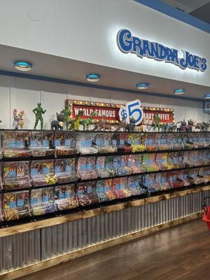 GRANDPA JOE’S CANDY SHOP - Updated December 2024 - 107 Photos & 27 ...
