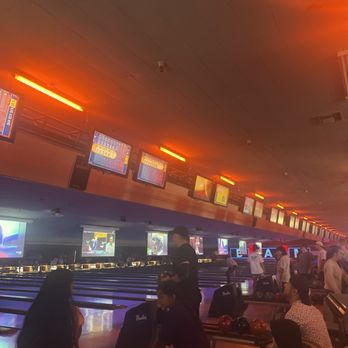 BOWLERO LANCASTER - Updated July 2025 - 34 Photos & 47 Reviews - 43233 ...