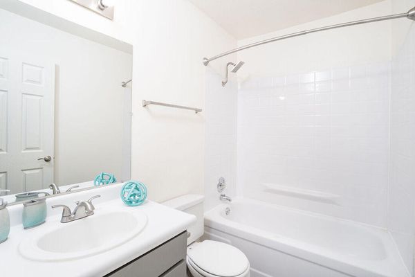 TORREY RIDGE - Updated January 2026 - 11 Photos - 222 S Clovis Ave ...