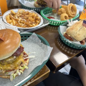 BURGER AUTHORITY - Updated September 2024 - 109 Photos & 82 Reviews ...