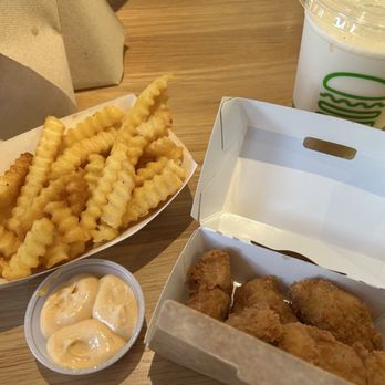 SHAKE SHACK BREA - Updated August 2025 - 224 Photos & 132 Reviews - 103 ...