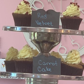 SMALLCAKES CUPCAKERY AND CREAMERY - Updated December 2025 - 44 Photos ...