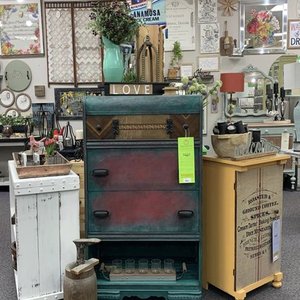 HEID MUSIC - Updated June 2025 - 308 E College Ave, Appleton, Wisconsin ...