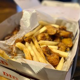 THE ORIGINAL J.R. CRICKETS IN MIDTOWN ATLANTA - Updated July 2025 - 425 ...