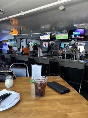 HALFTIME BAR & GRILL - Updated January 2026 - 27 Photos & 108 Reviews ...
