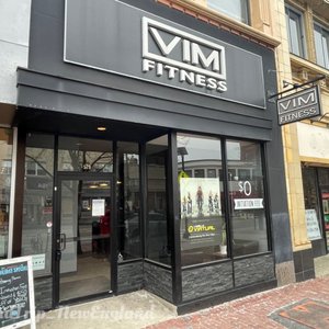 HEALTHWORKS FITNESS CENTERS - CAMBRIDGE - Updated December 2025 - 37 ...