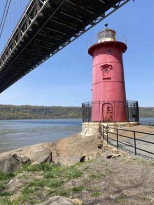 THE LITTLE RED LIGHTHOUSE - Updated April 2025 - 152 Photos & 41 ...