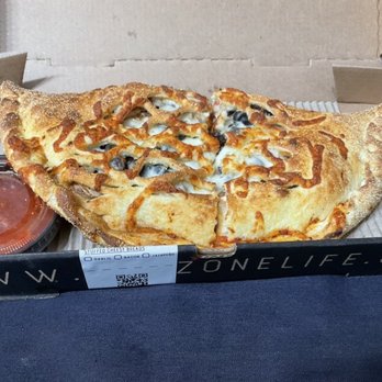 CALZONE LIFE - Updated October 2025 - 23 Photos & 31 Reviews - 3669 J ...