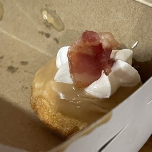 EIGHTY 8 DONUTS CAFE - 39 Photos & 14 Reviews - 225 Federal St ...