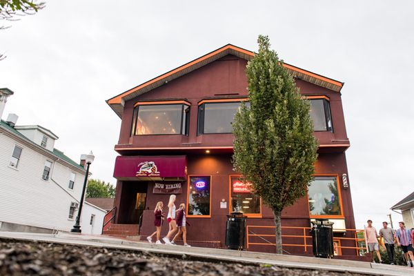 HOKIE HOUSE - Updated December 2025 - 25 Photos & 60 Reviews - 322 N ...