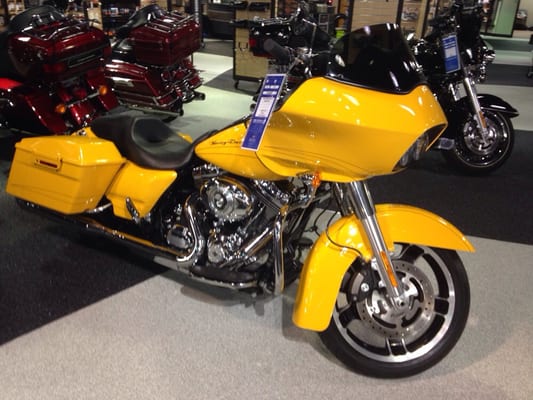 WHITE LIGHTNING HARLEY-DAVIDSON - Updated October 2025 - 31 Photos & 24 ...