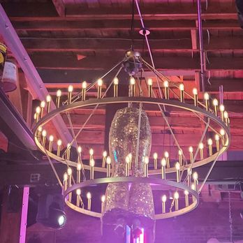 LAINEY WILSON’S BELL BOTTOMS UP - Updated March 2025 - 93 Photos & 52 ...