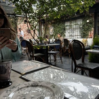 VIOLET BISTRO - Updated April 2025 - 435 Photos & 309 Reviews - 1121 ...