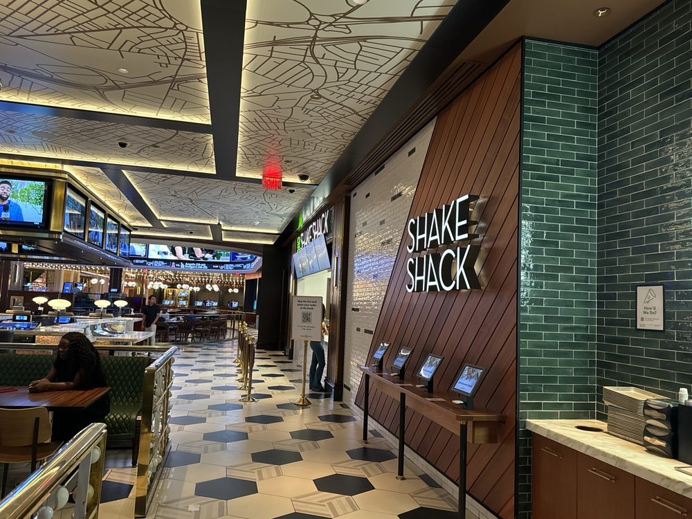 SHAKE SHACK - Updated June 2024 - US-1 & Broadway, Saugus ...