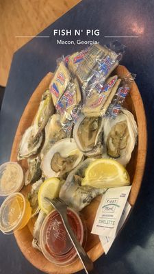 FISH N’ PIG - Updated May 2024 - 75 Photos & 107 Reviews - 6420 Moseley ...