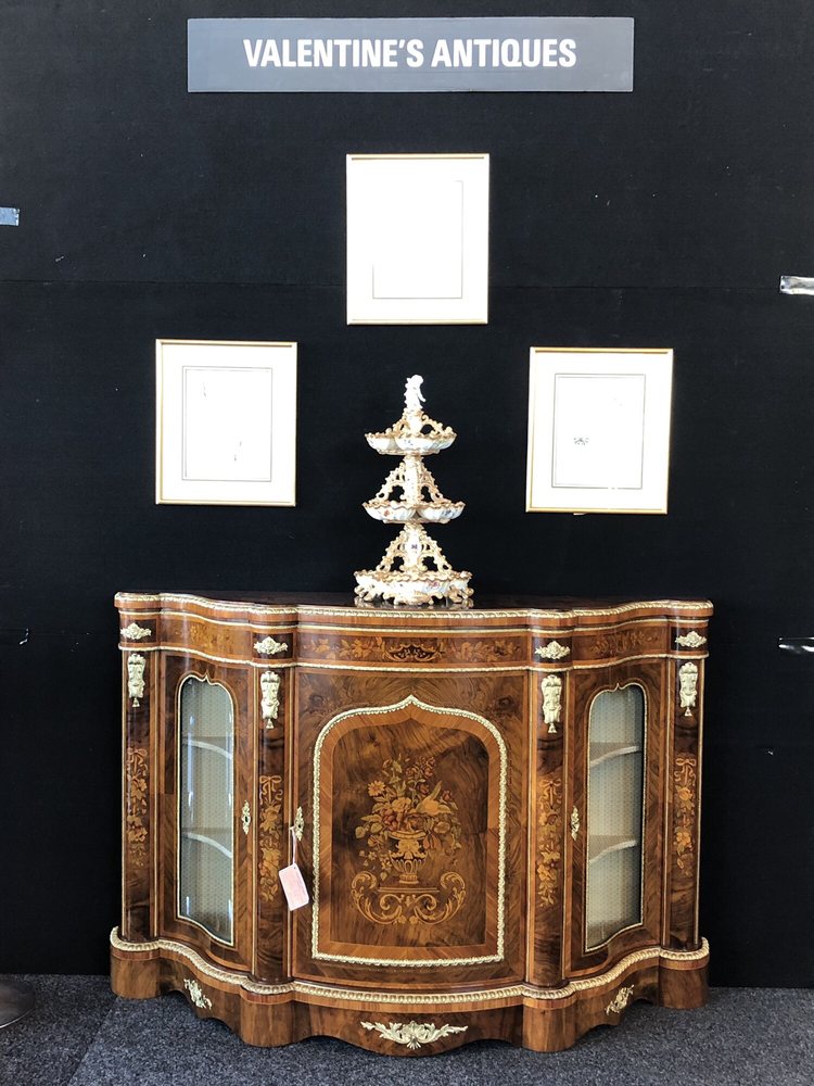 Valentine's Antique Gallery, Bendigo | Roadtrippers