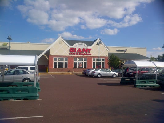 GIANT - Updated December 2025 - 11 Reviews - 86 Glocker Way, Pottstown ...