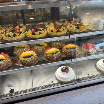 KATELLA BAKERY, DELI & RESTAURANT - 5080 Photos & 3484 Reviews - 4470 ...