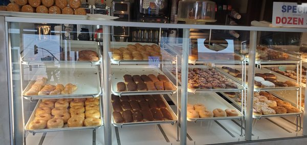 COFFEE EXPRESS DONUTS - Updated September 2024 - 106 Photos & 65 ...