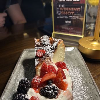 FLANKER KITCHEN + SPORTS BAR - Updated August 2024 - 277 Photos & 237 ...