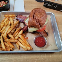 JUXT TAPHOUSE - Updated June 2024 - 147 Photos & 101 Reviews - 119 W ...