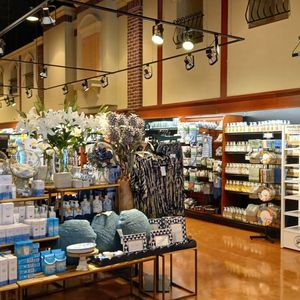 CUB CORPORATE HEADQUARTERS - Updated November 2025 - 14 Reviews - 421 ...