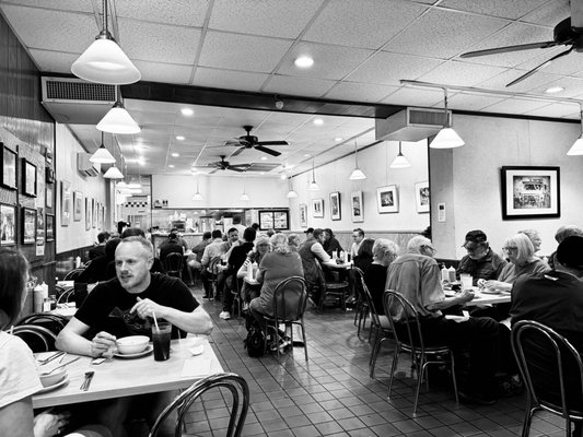 CECILS - 332 Photos & 551 Reviews - 651 Cleveland Ave S, Saint Paul ...